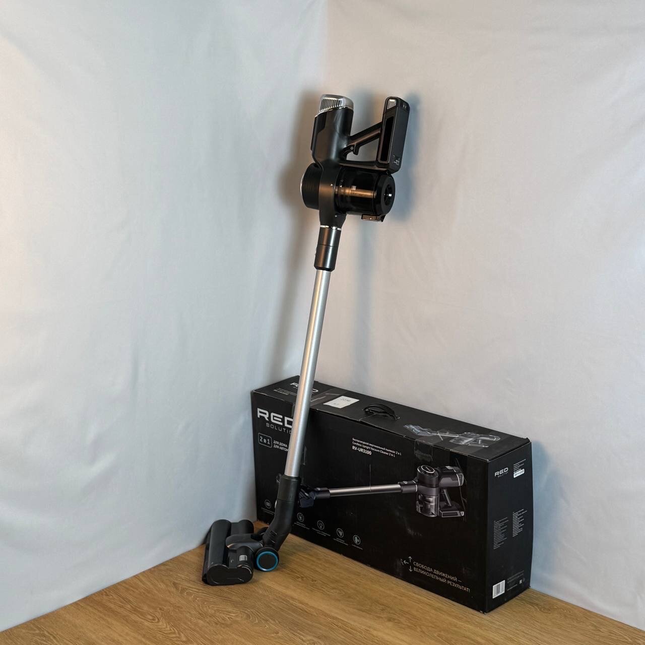 Пылесос ручной (handstick) RED Solution RV-UR3100