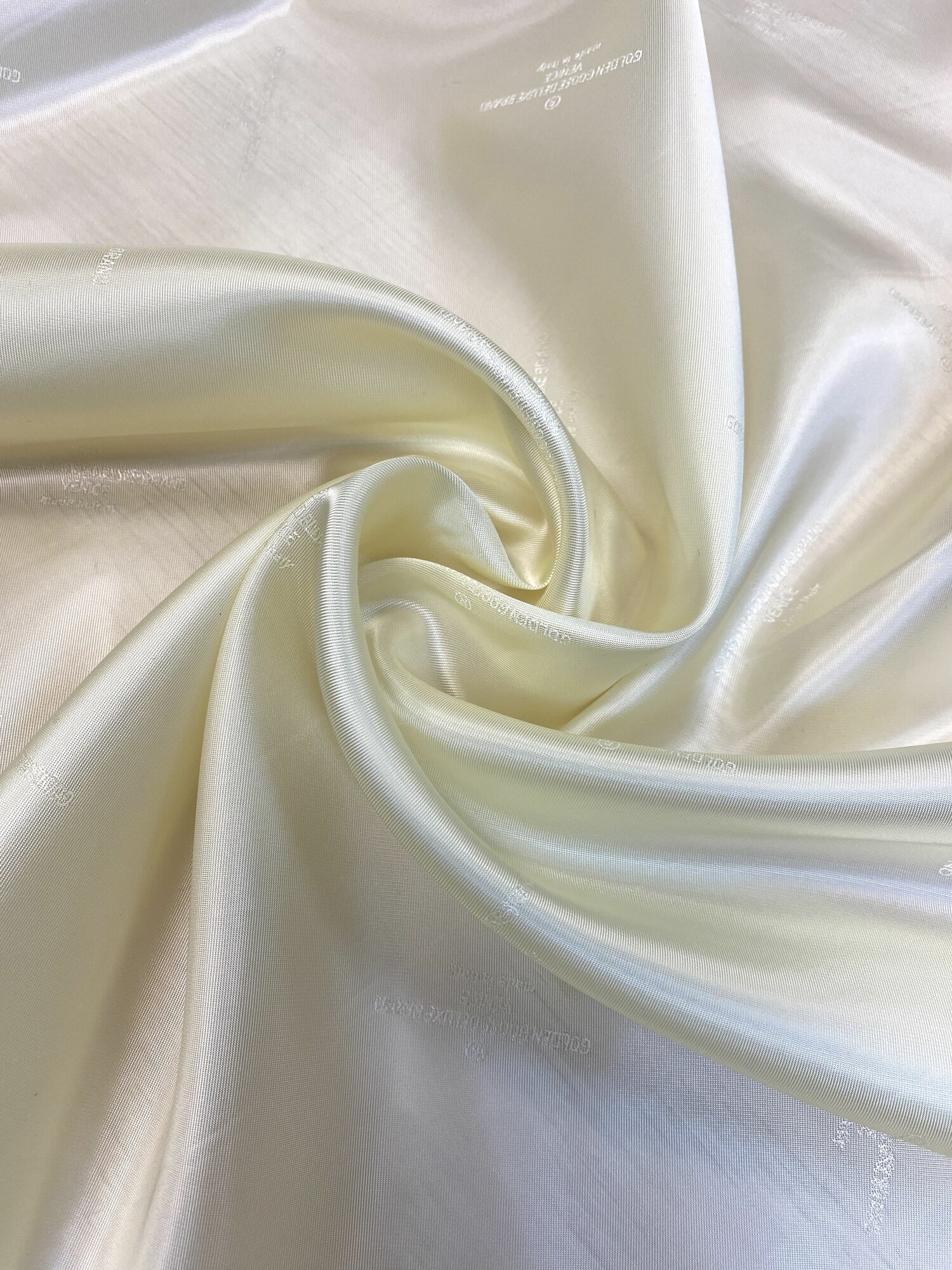 Ткань подкладочная с принтом (Италия) 50% вискозный шелк 50% п. э ш-140см 1 м