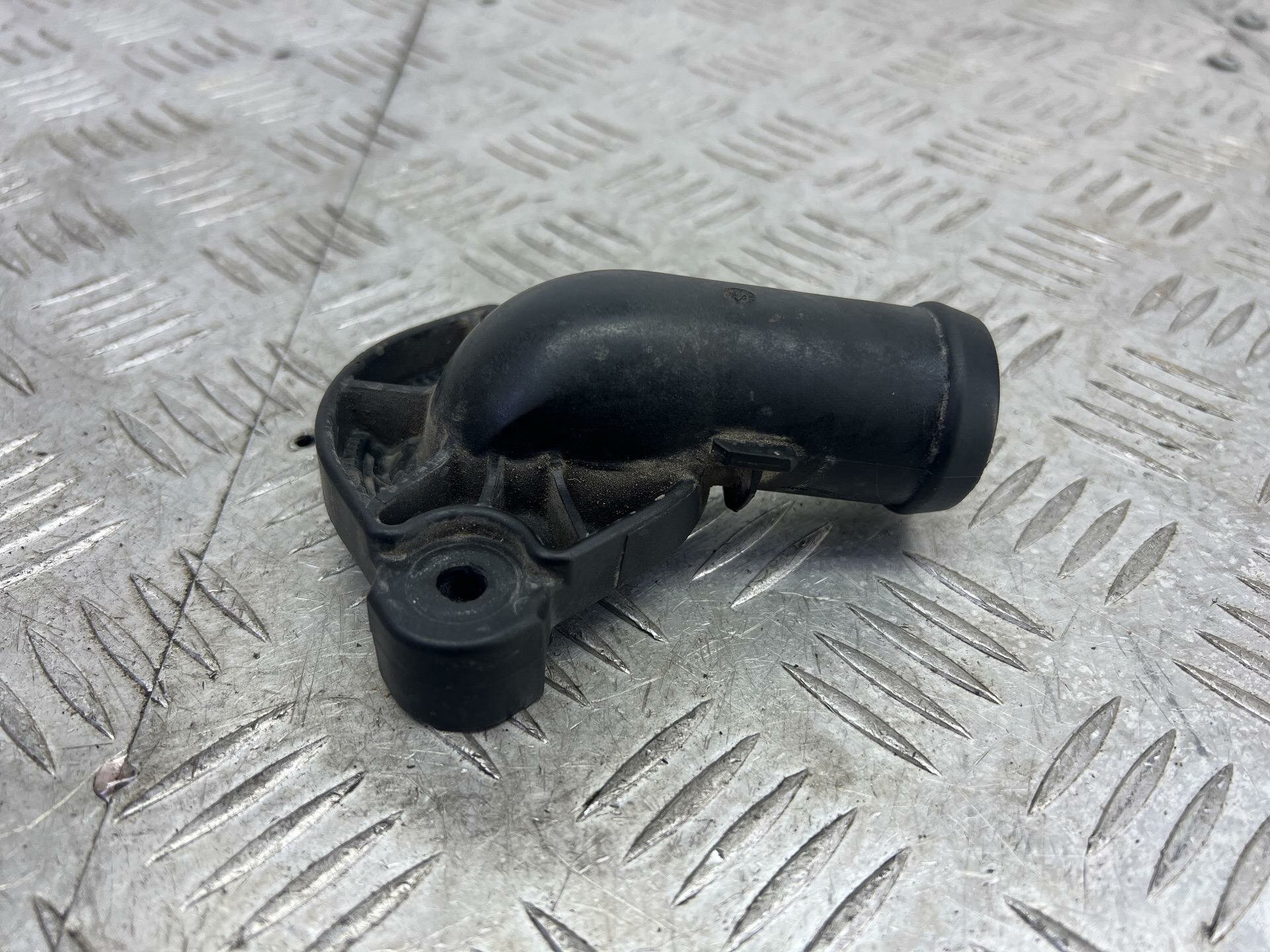 Корпус термостата Volkswagen Polo 4 (2001 - 2005) 032121121G