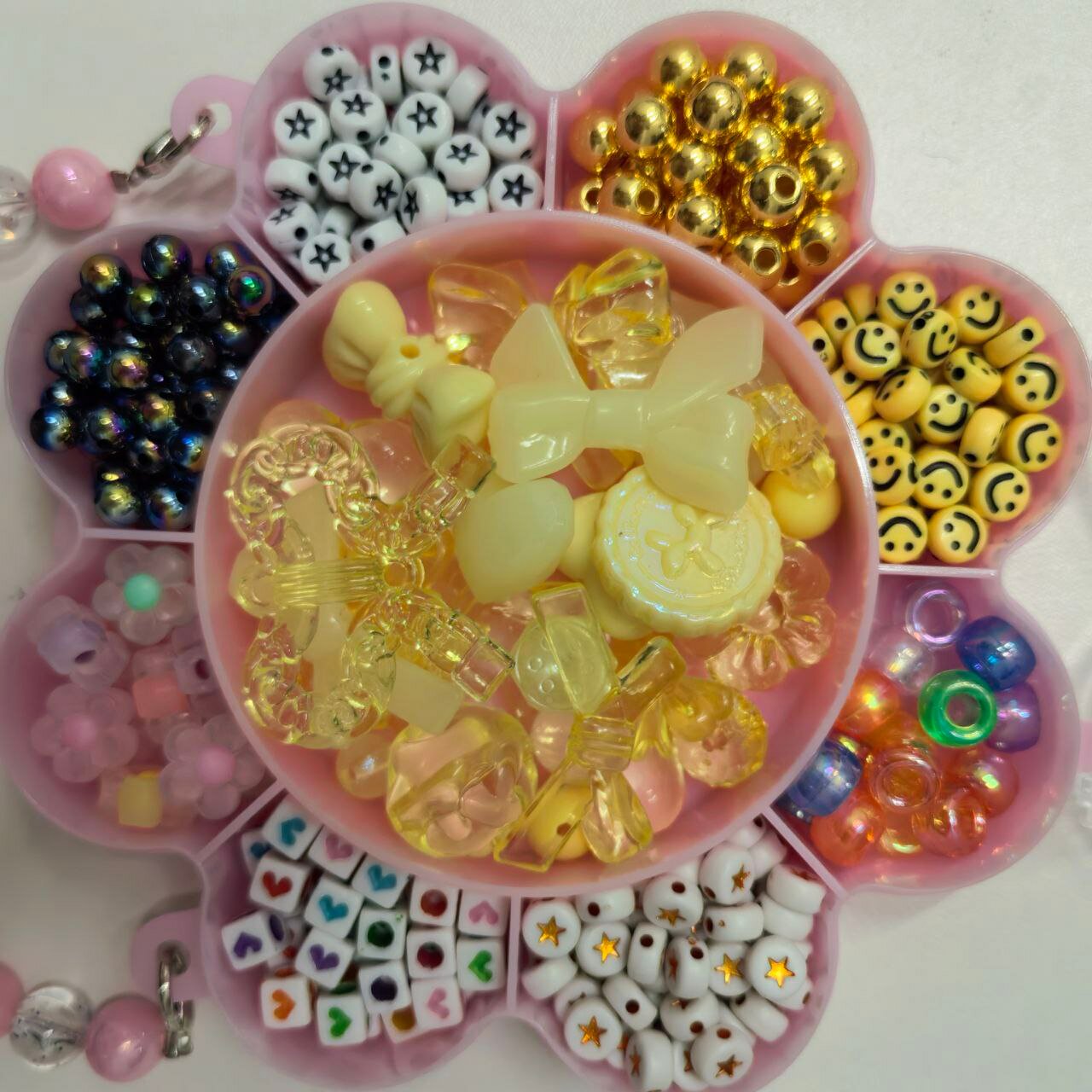 Набор из бисера "Яркие ромашки"