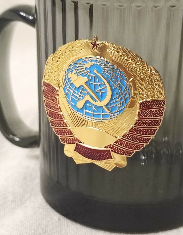 Подарочная кружка черная "Герб СССР"