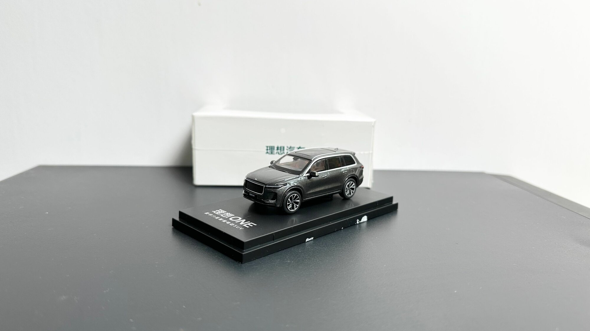 Li Auto L6, L7, L8, L9ONE Mega 1:64 Модель автомобиля из литого под давлением металла, работающая на новой энергии