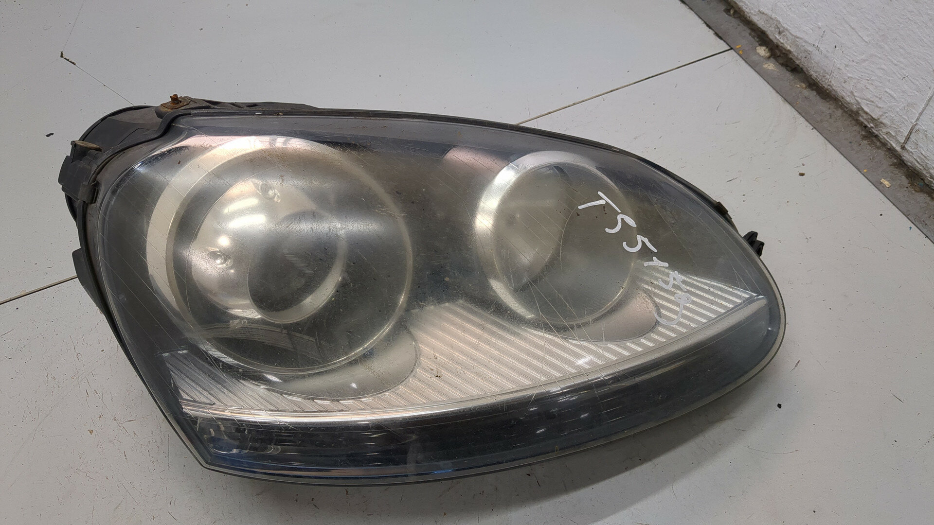 Фара (передняя) правая Volkswagen Golf 5 Б/У