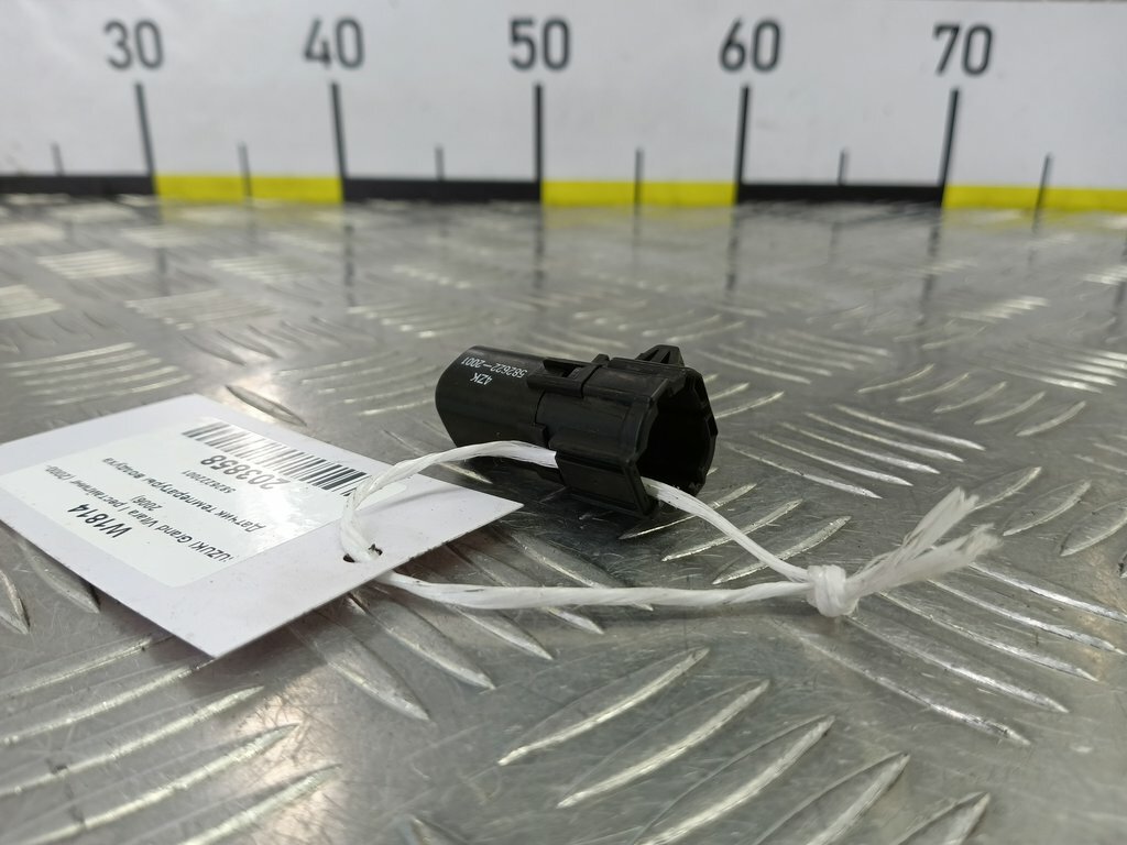 Датчик температуры воздуха Б/У для SUZUKI Grand Vitara I рестайлинг (2000—2006) 5826222001