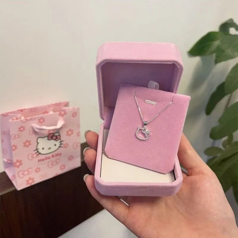 Sautoire Necklace