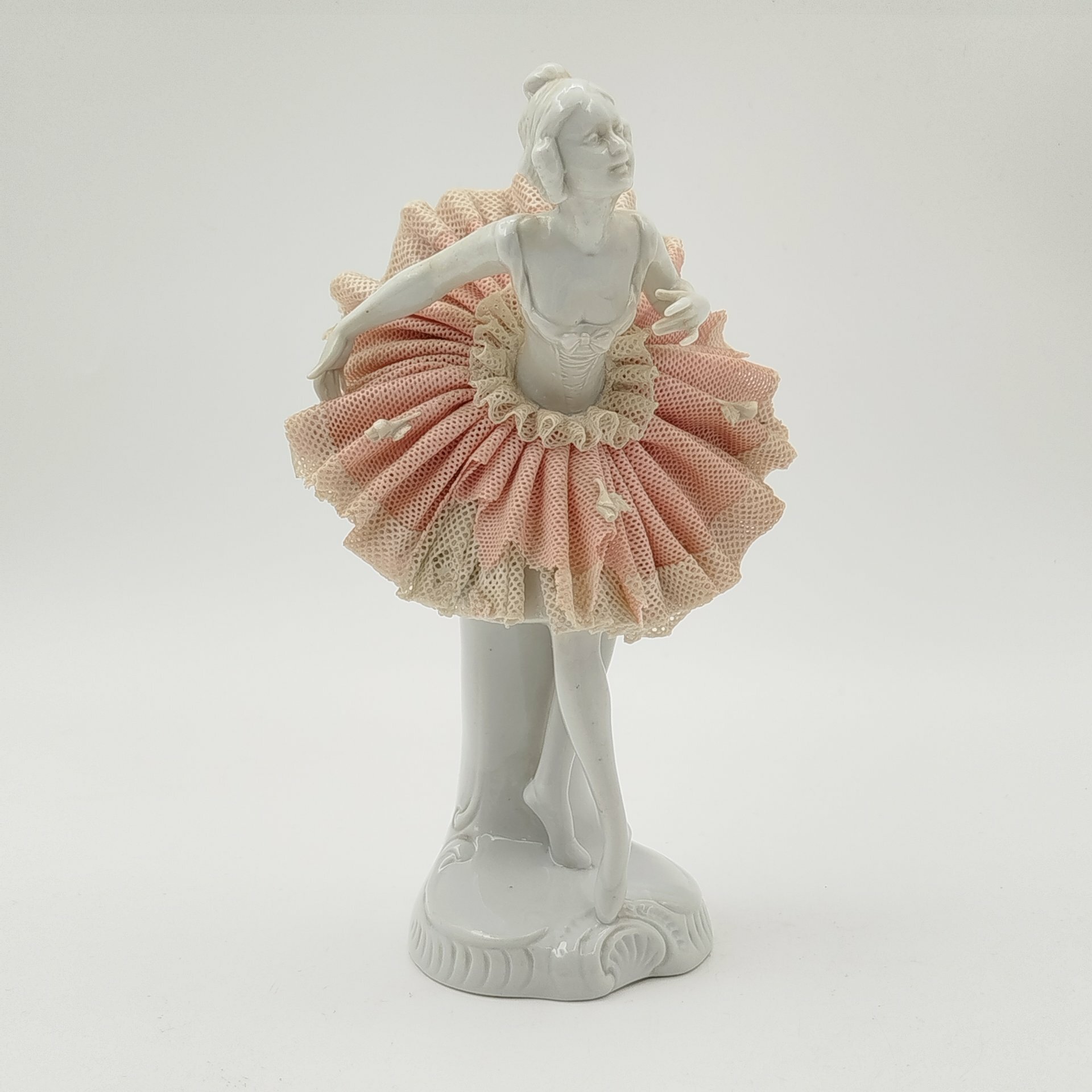 Статуэтка "Балерина", фарфор, кружевной фарфор, Unterweissbach Werkstätten (Унтервайсбах)