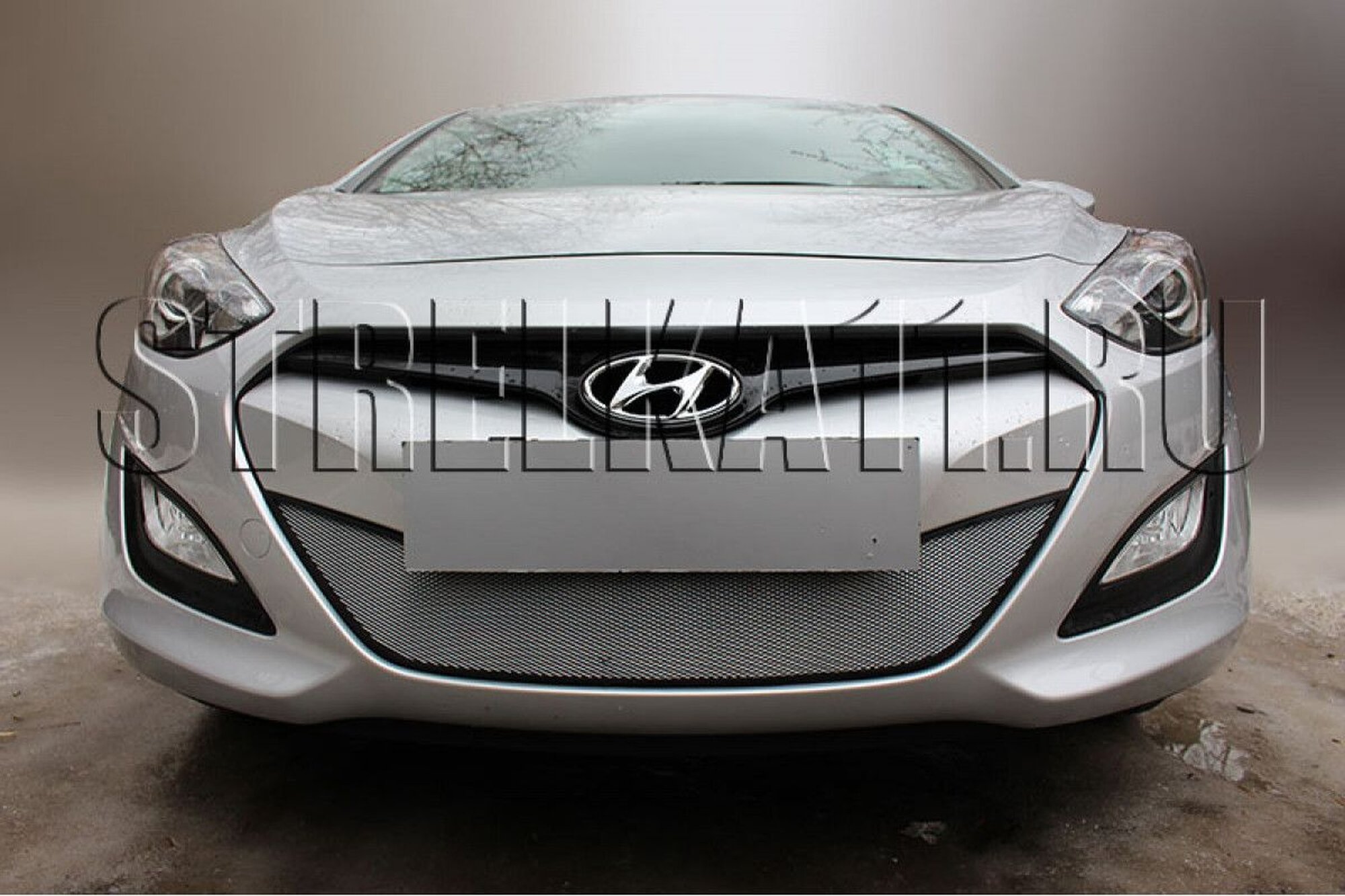 Защитная сетка радиатора с окантовкой и защелками для HYUNDAI I30 2012-2015 (II), хром