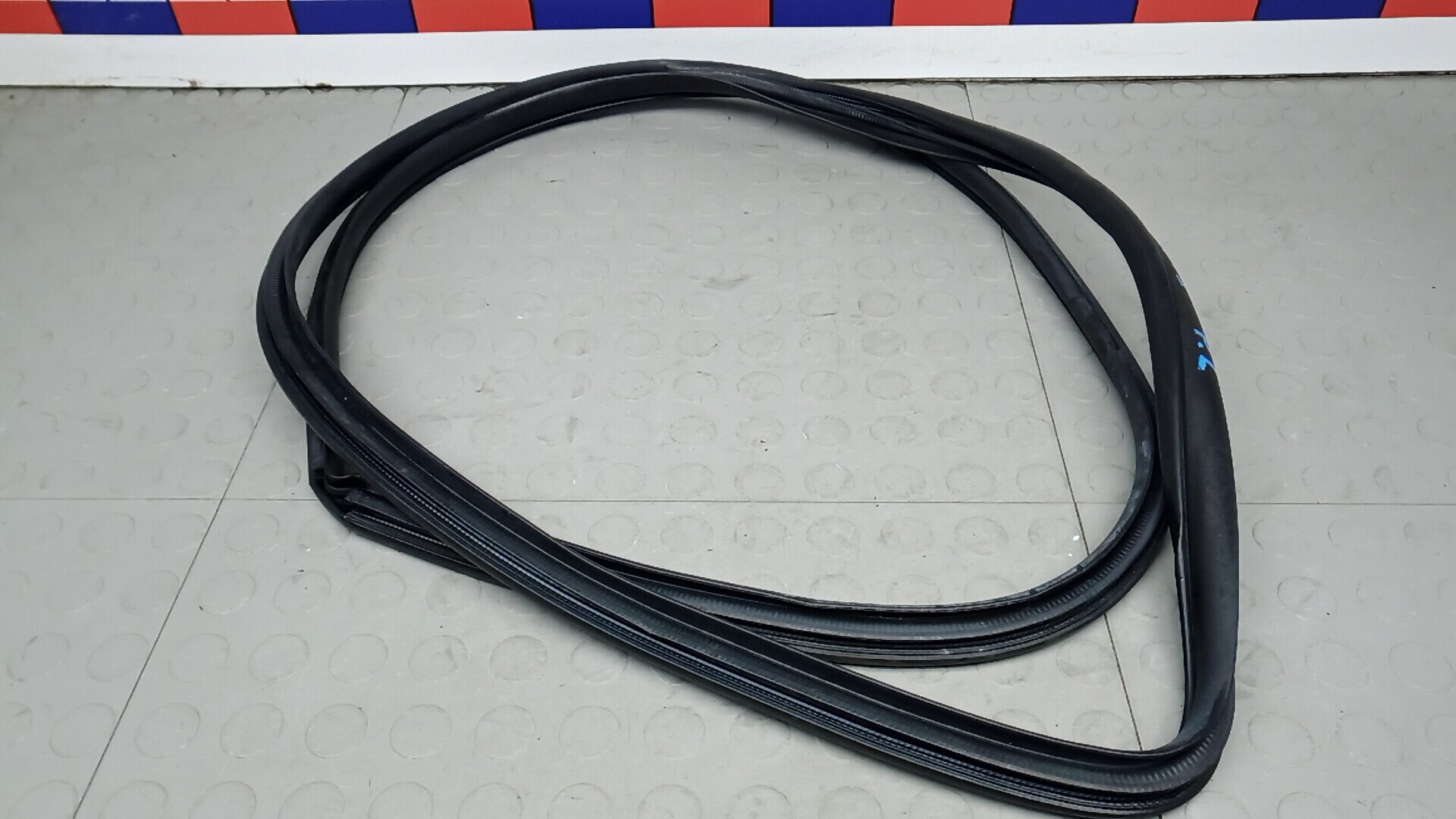 Уплотнитель двери передней левой TOYOTA RAV 4 CA40, Номер 6231242080