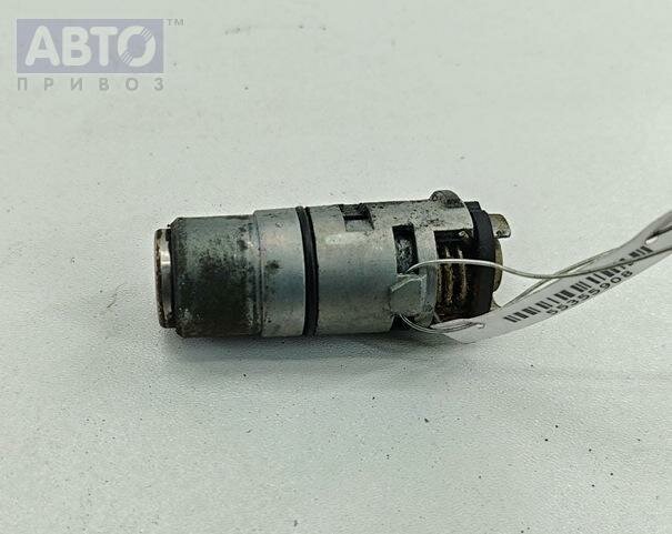 Личинка замка багажника Volkswagen Passat B5