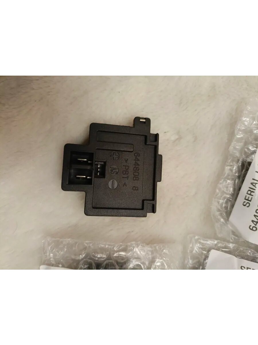 Клемма предохранитель Makita, 644808-8, оригинал, для множества моделей аккумуляторного инструмента