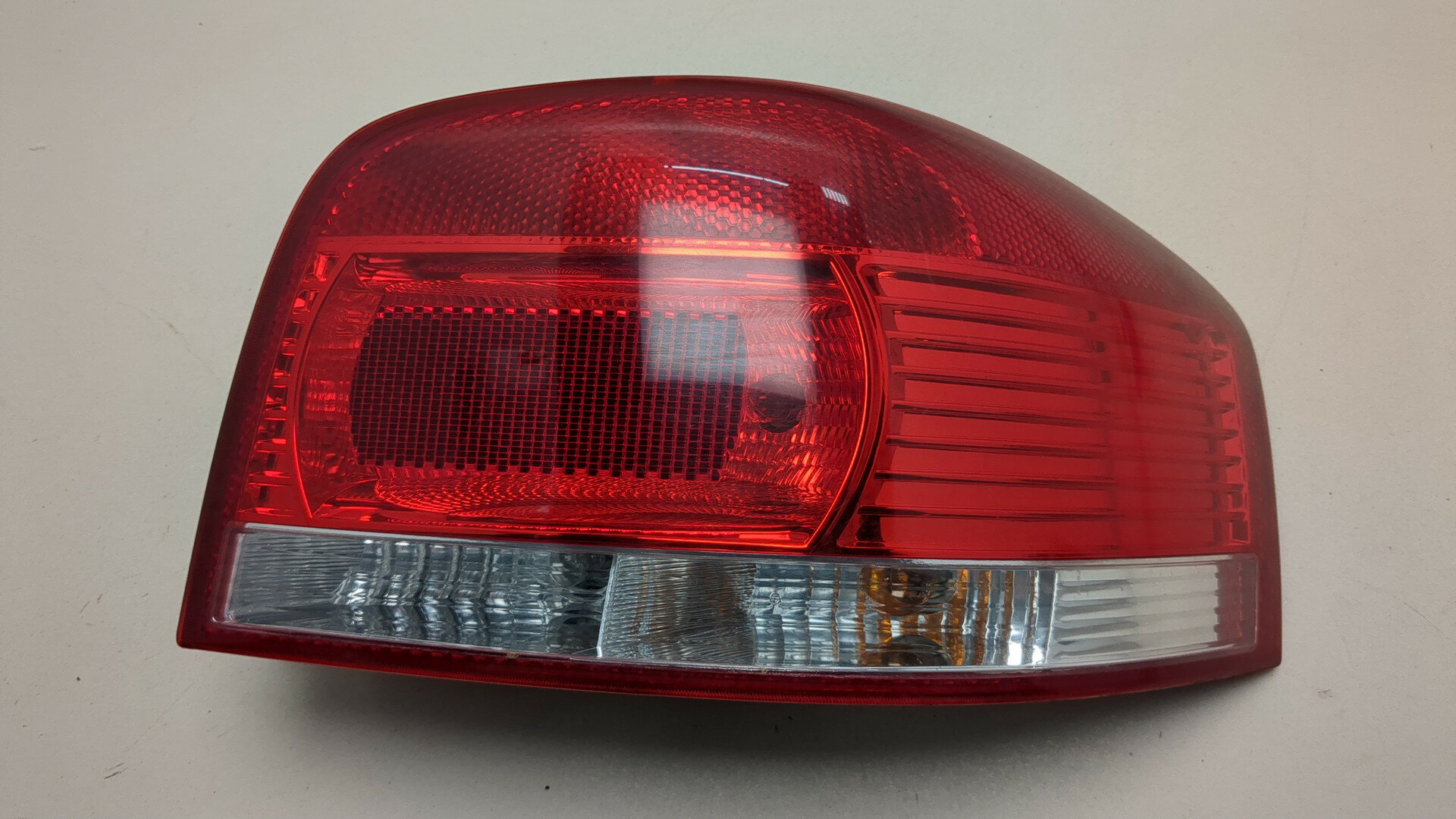 Фонарь (задний) правый Audi A3 (8P) Б/У