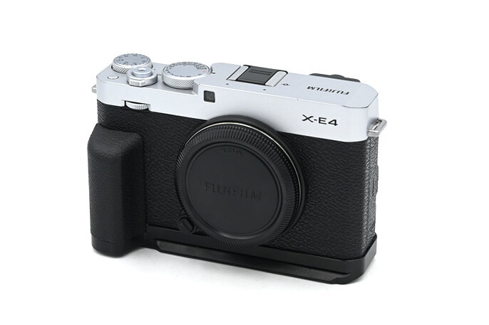 Беззеркальный фотоаппарат Fujifilm X-E4 + MHG-XE4 Silver