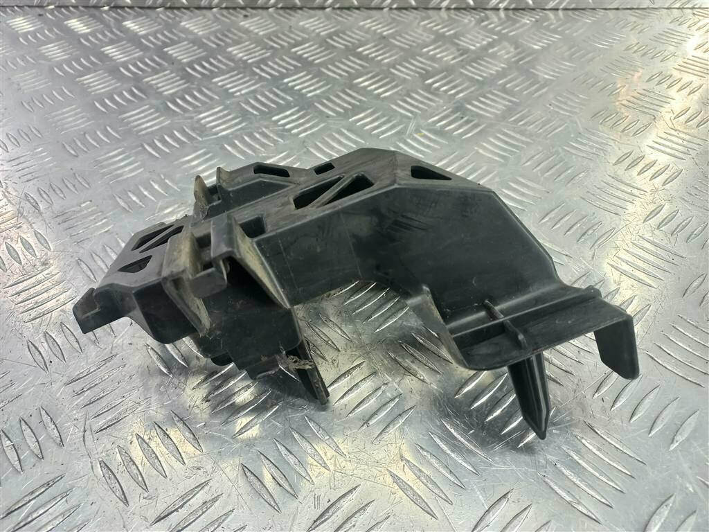 Кронштейн бампера задний Б/У для MAZDA 3 BK рестайлинг (2006—2009) BR5H502B1