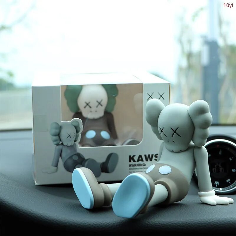 Коллекционное издание KAWS 20 см / Декоративное украшение для автомобиля