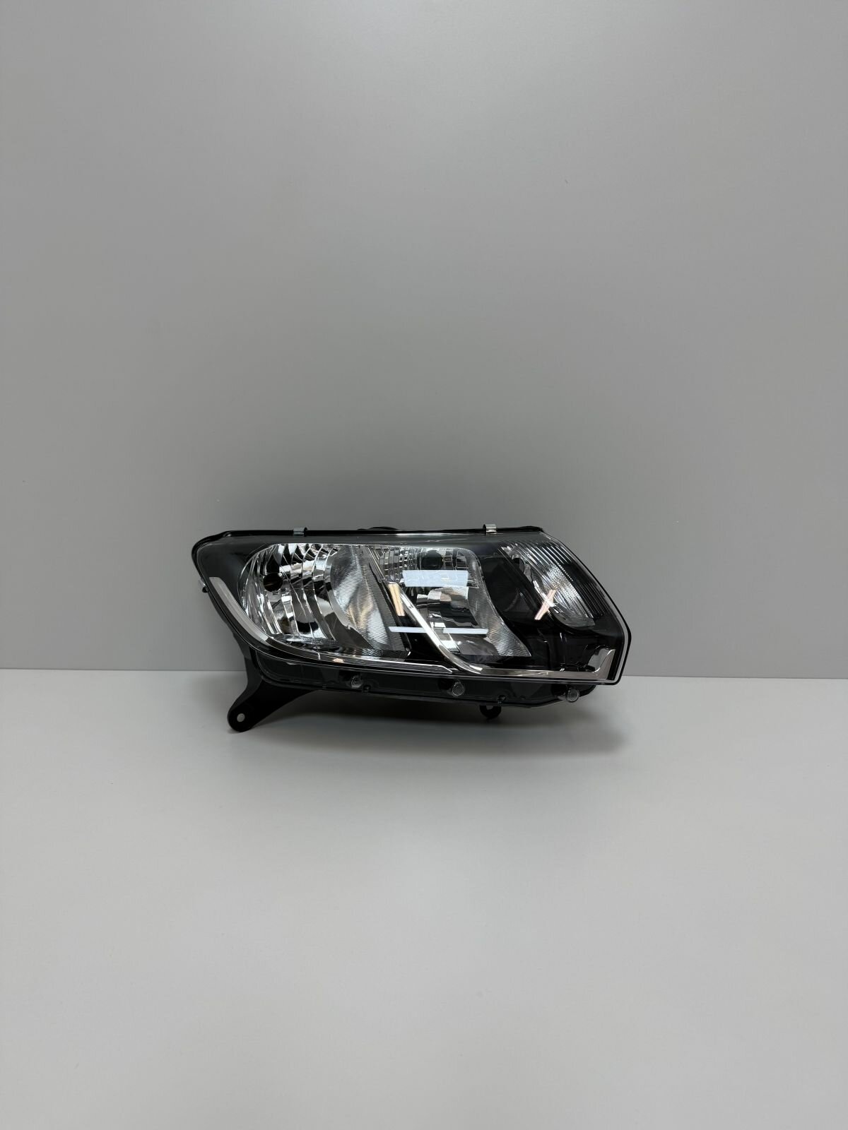 Фара правая для Largus FL / Ларгус ФЛ 2021 - 2026 г. Рено Логан 2 / Сандеро 2 2014 - 2018 г.