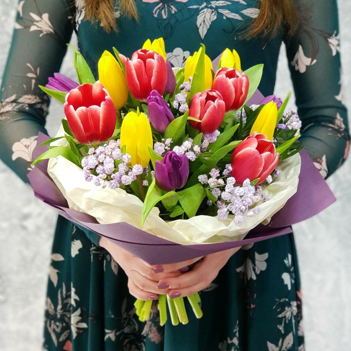 Букет Талисман Флора "Весенний Калейдоскоп", тюльпаны, гипсофилы, бумага тишью