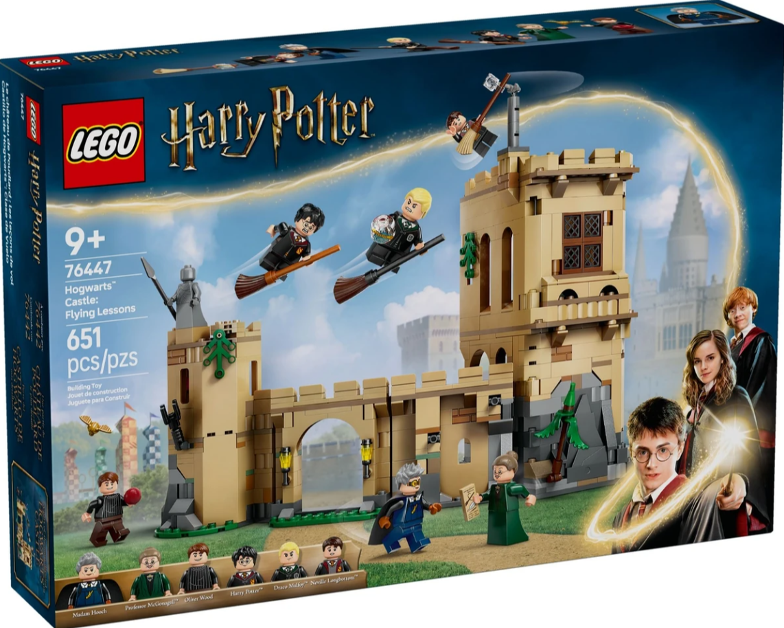 Конструктор LEGO Harry Potter 76447 Замок Хогвартс: Уроки полетов, 651 дет, 6 минифигурок.