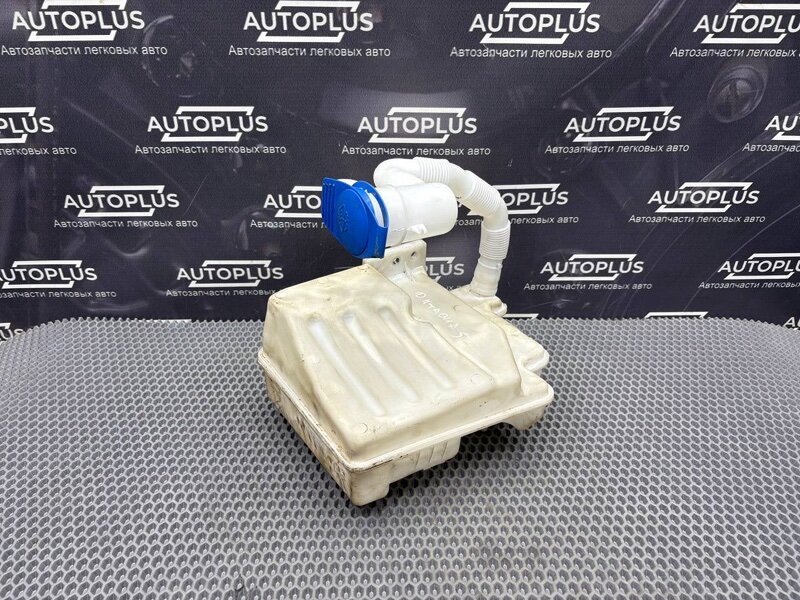 Бачок стеклоомывателя