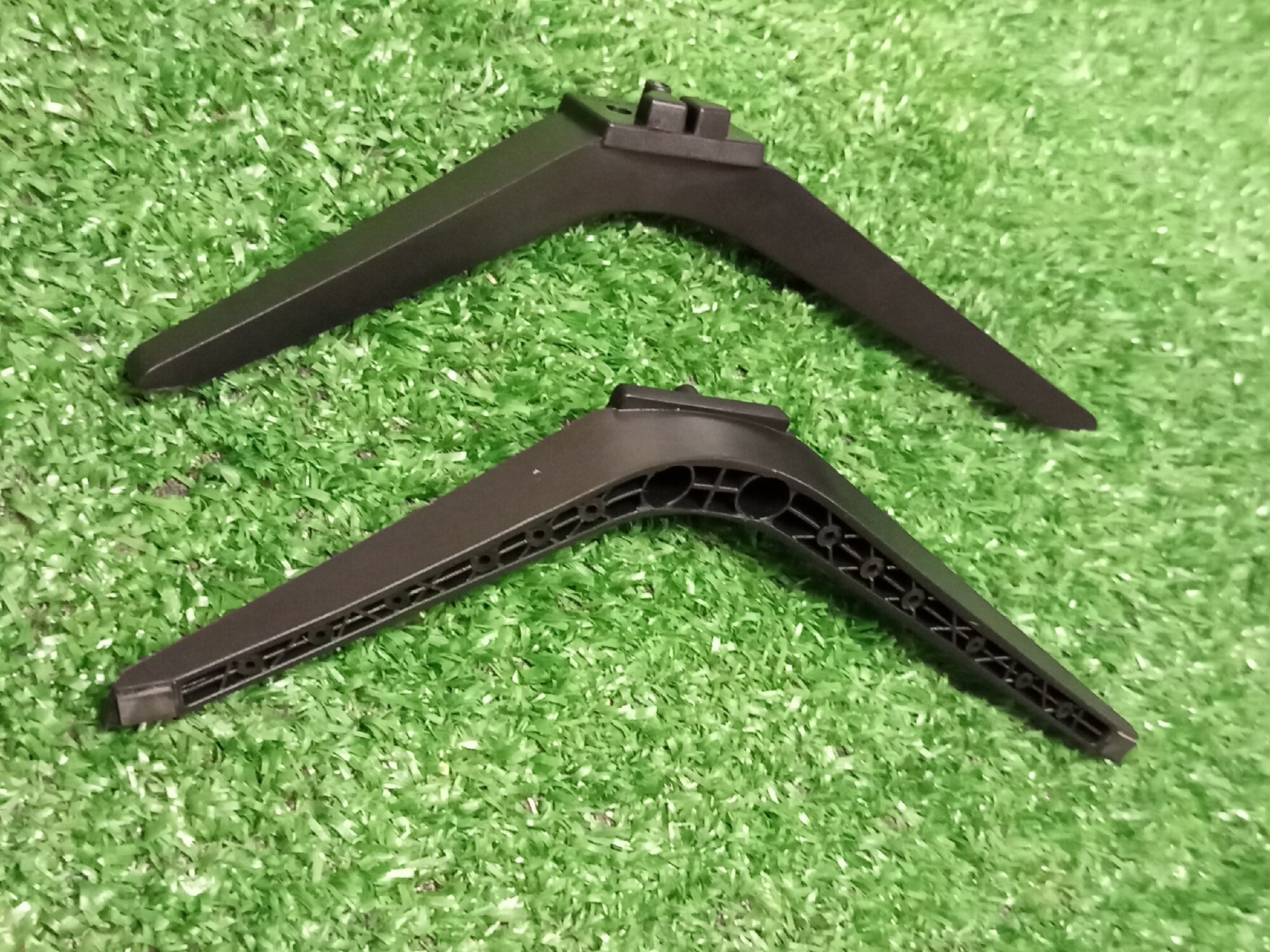 Комплект ножек для телевизора Blacktone BT 32F34B