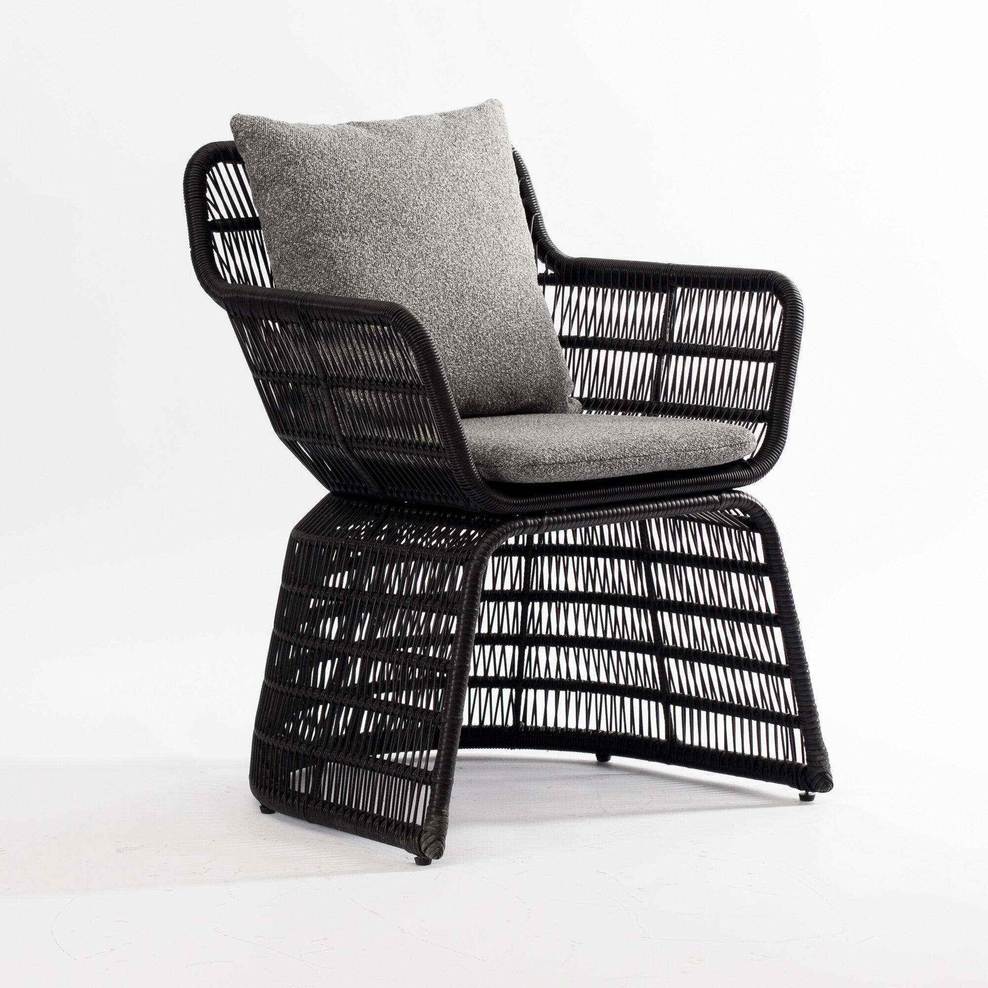 Стул Тулум плетеный искусственный ротанг черный 2 подушки букле темно-серые