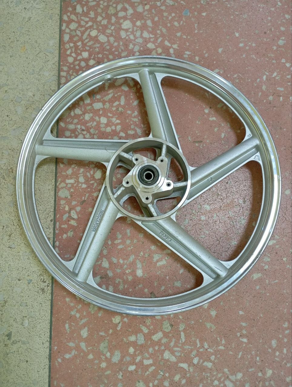 Диск колёсный литой передний 1.4x18" китайских мотоциклов обод X150-23 LIFAN LF 150-13 к ямахе,