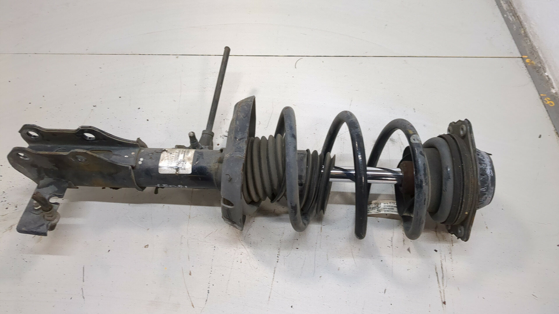 Амортизатор подвески правый передний GMC Terrain Б/У