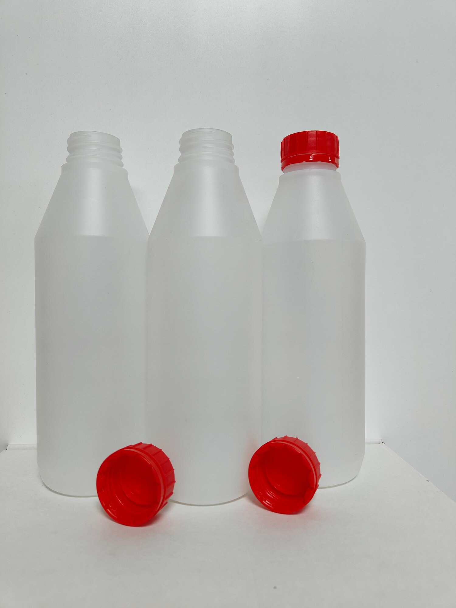 3 шт. 0,5л Бутылка полиэтиленовая с завинчивающейся красной крышкой 32мм