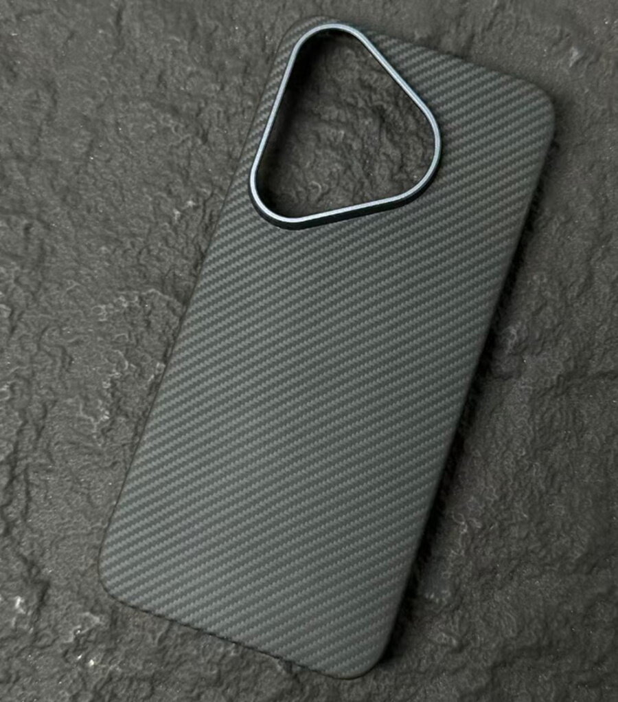 Карбоновый чехол Carbon Shield для Huawei Pura 70 Metal Frame 600D