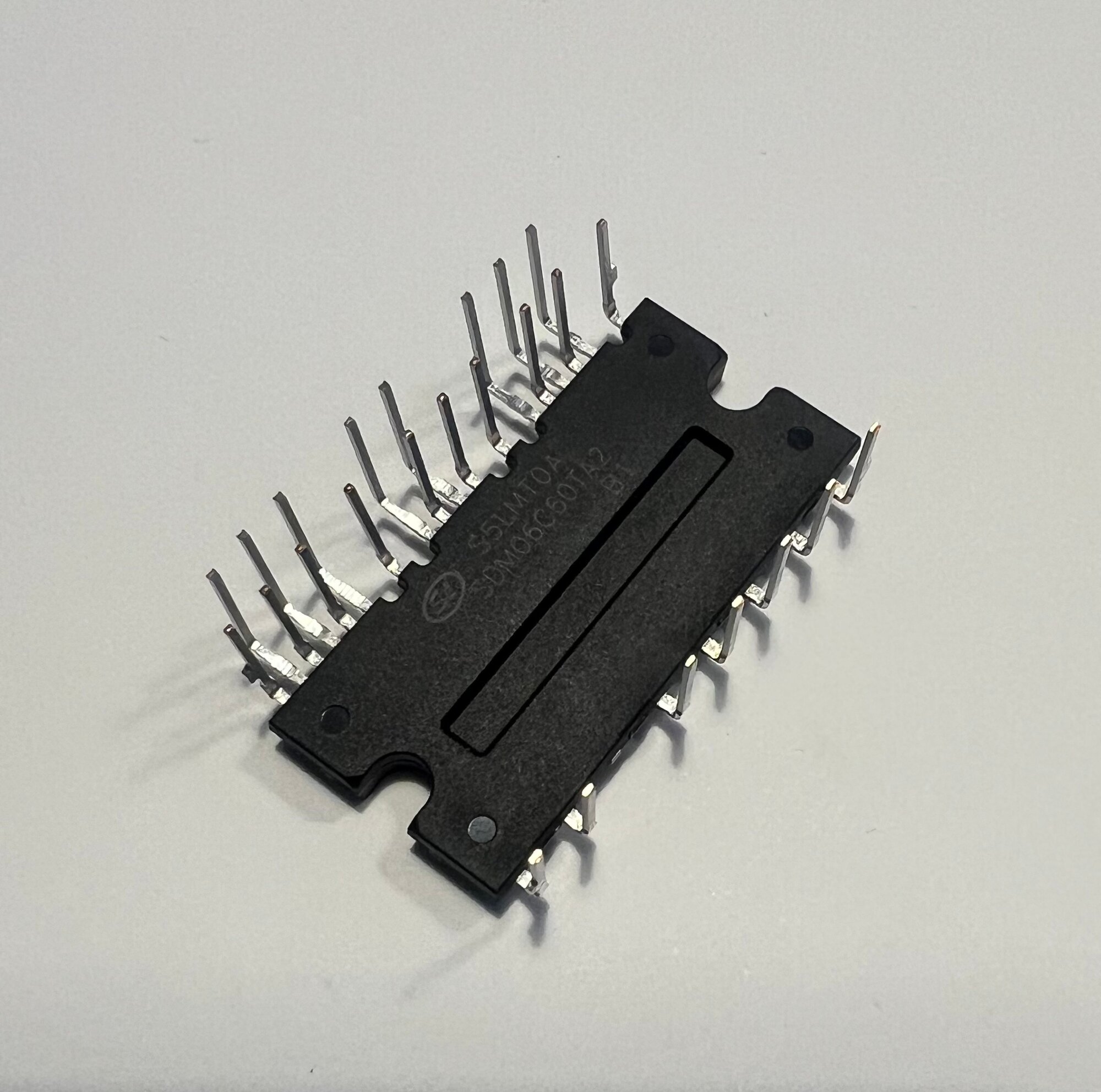 Транзистор SDM06C60TA2, 6 встроенных IGBT, корпус DIP-25B, чёрный