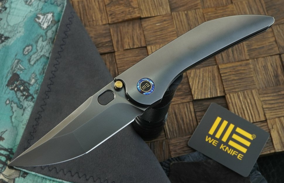 Складной нож We Knife Attor, сталь CPM 20CV, полировка, рукоять полированный титан
