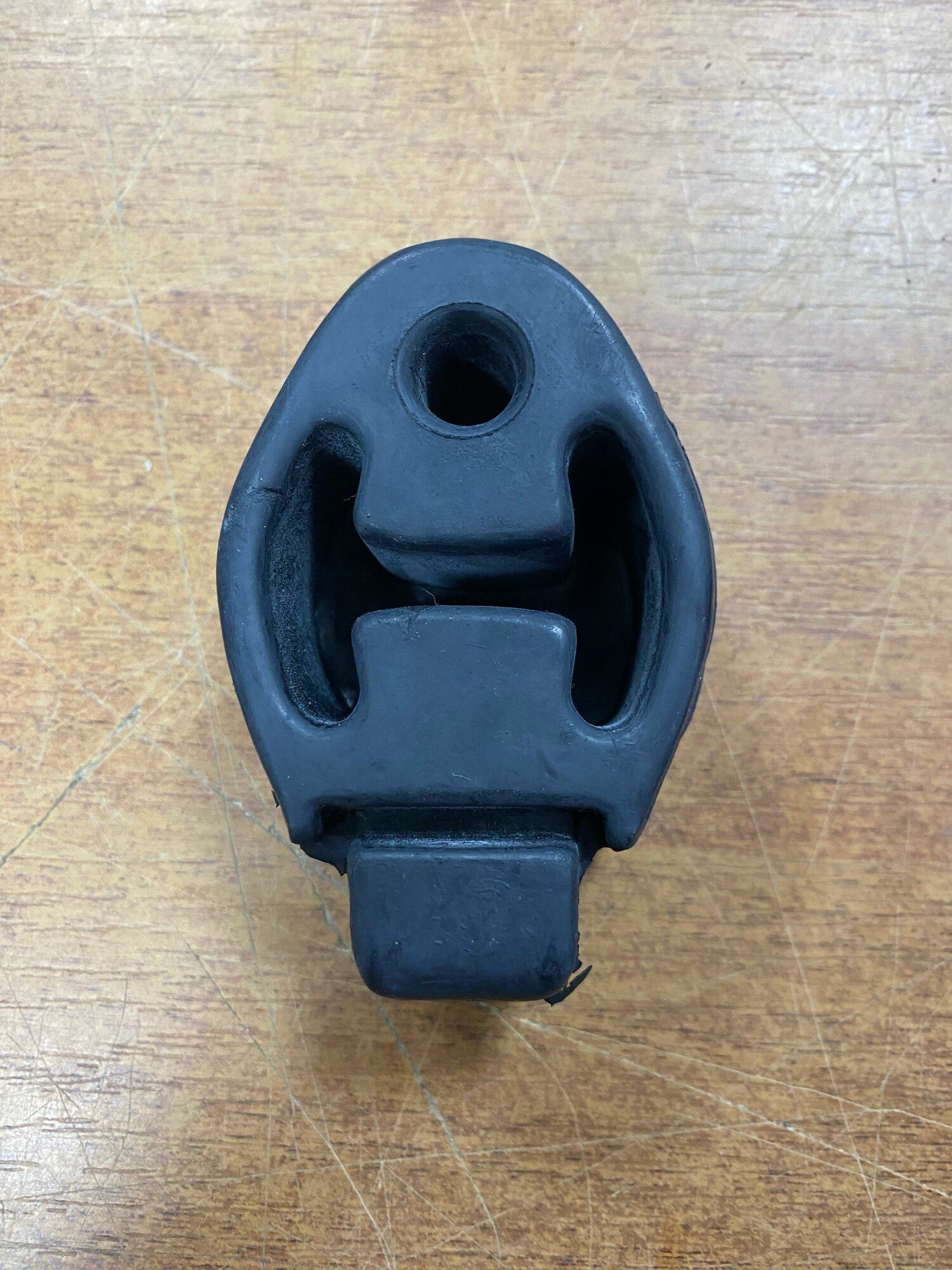 Крепление глушителя Mazda 3 BK Ford Focus 1-3