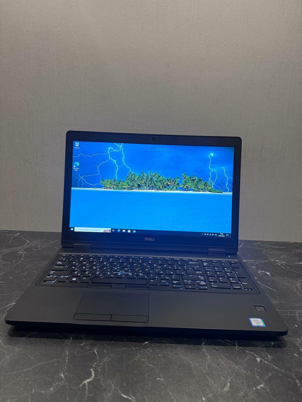15.6" Ноутбук Dell Latitude 5580, 1920x1080, Intel Core i7-7820HQ 2.9 ГГц, RAM 8 ГБ, SSD 256 ГБ, NVIDIA GeForce 940MX