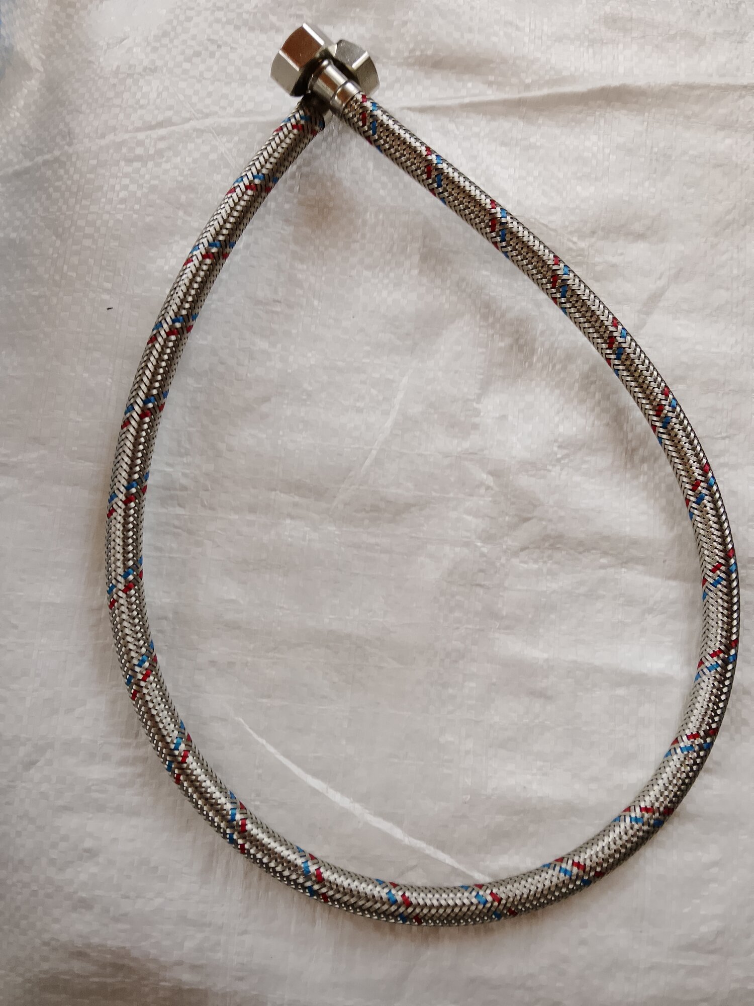 Подводка гибкая для воды в стальной оплётке 80 см. Г1/2 - Г1/2.