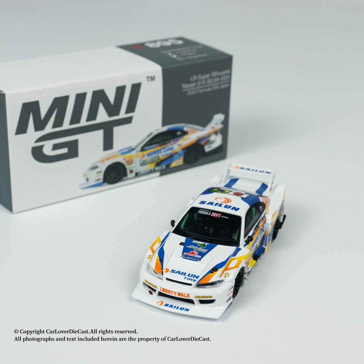 TSM-MINIGT Модель машины 1:64 литая модель игрушки(MINIGT895-Ниссан S15 коробка)