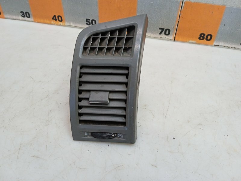 Б/У Джили Эмгранд ЕС7 Дефлектор воздушный Geely Emgrand EC7 2012 FE1 Прав. 336314 GEELY арт. 1068050288