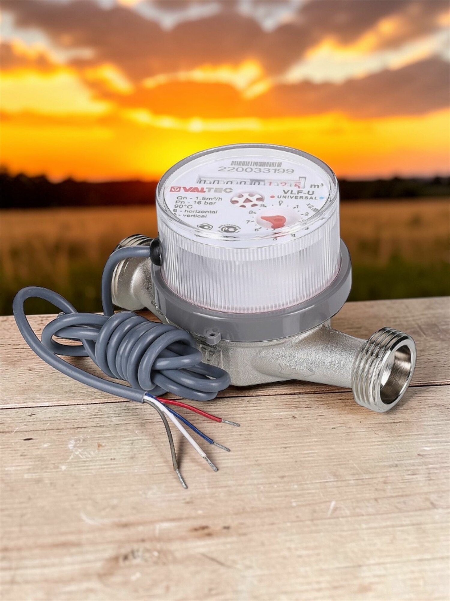 Счетчик воды Valtec, с импульсным выходом, до +90С, 1,5м3, 1/2", 110 мм. Без штуцеров.