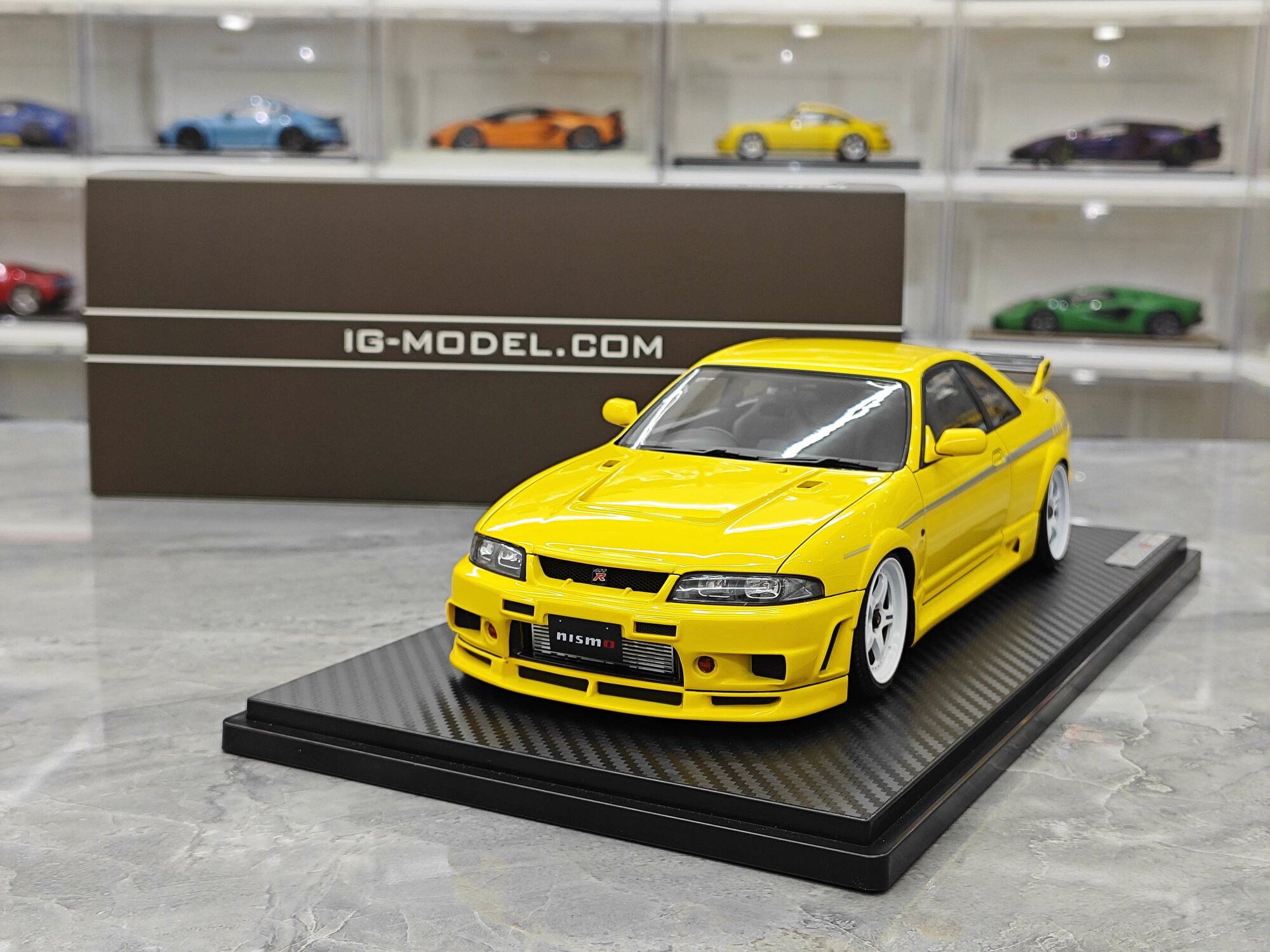 Машинка Ignition Model 1:18 Nissan GTR R33 BCN NISMO 400R Модель из смолы