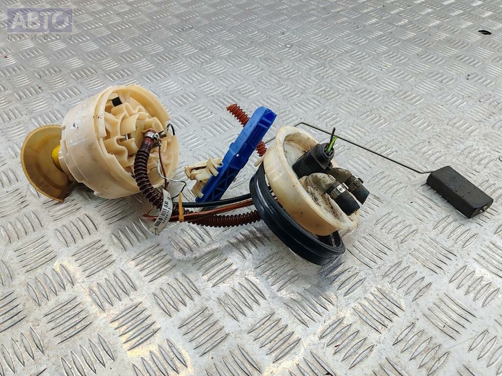 Насос топливный Volkswagen Passat B5