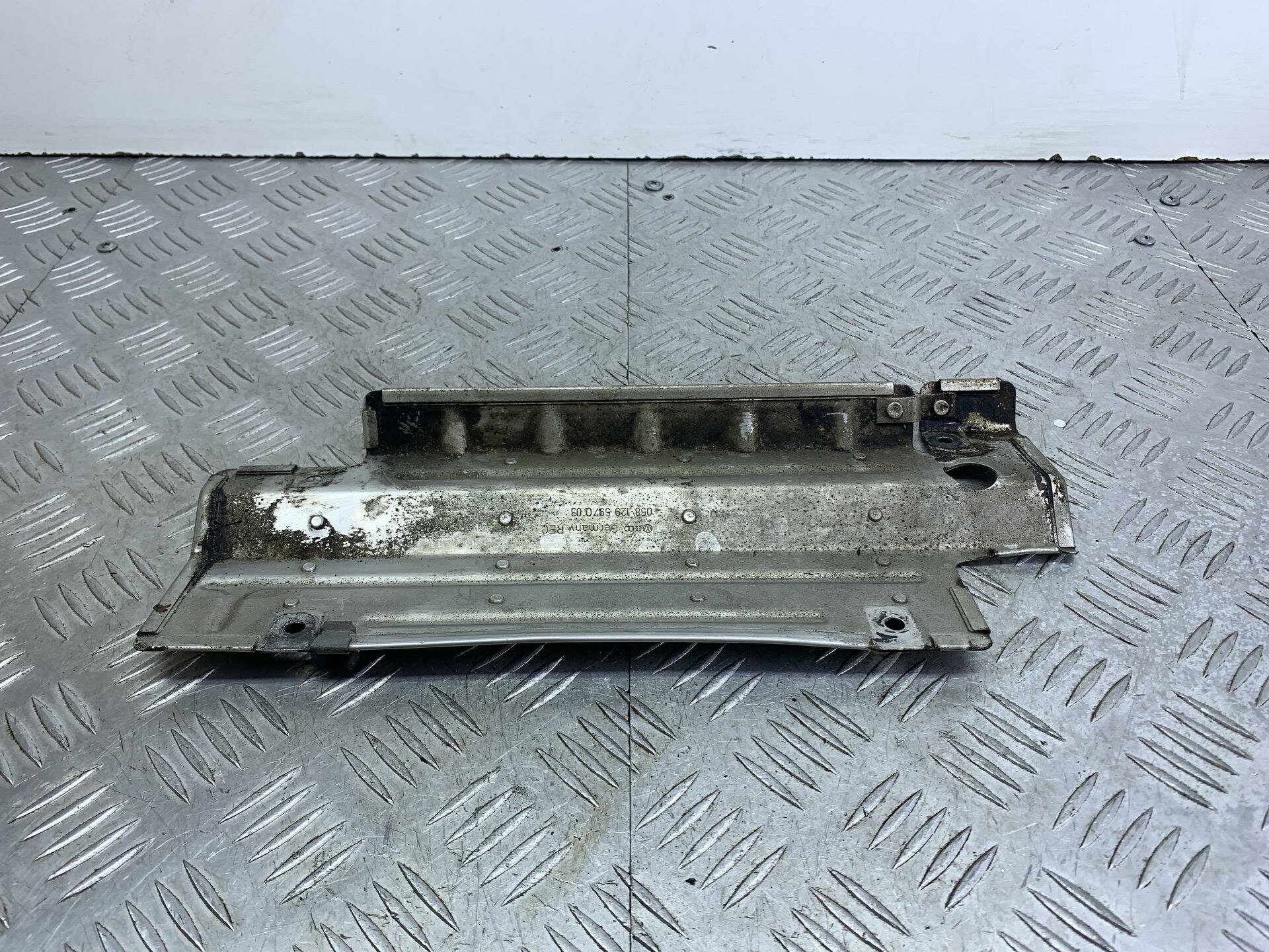 Защита (экран) выпускного коллектора Audi A4 B7 2006 058129597Q