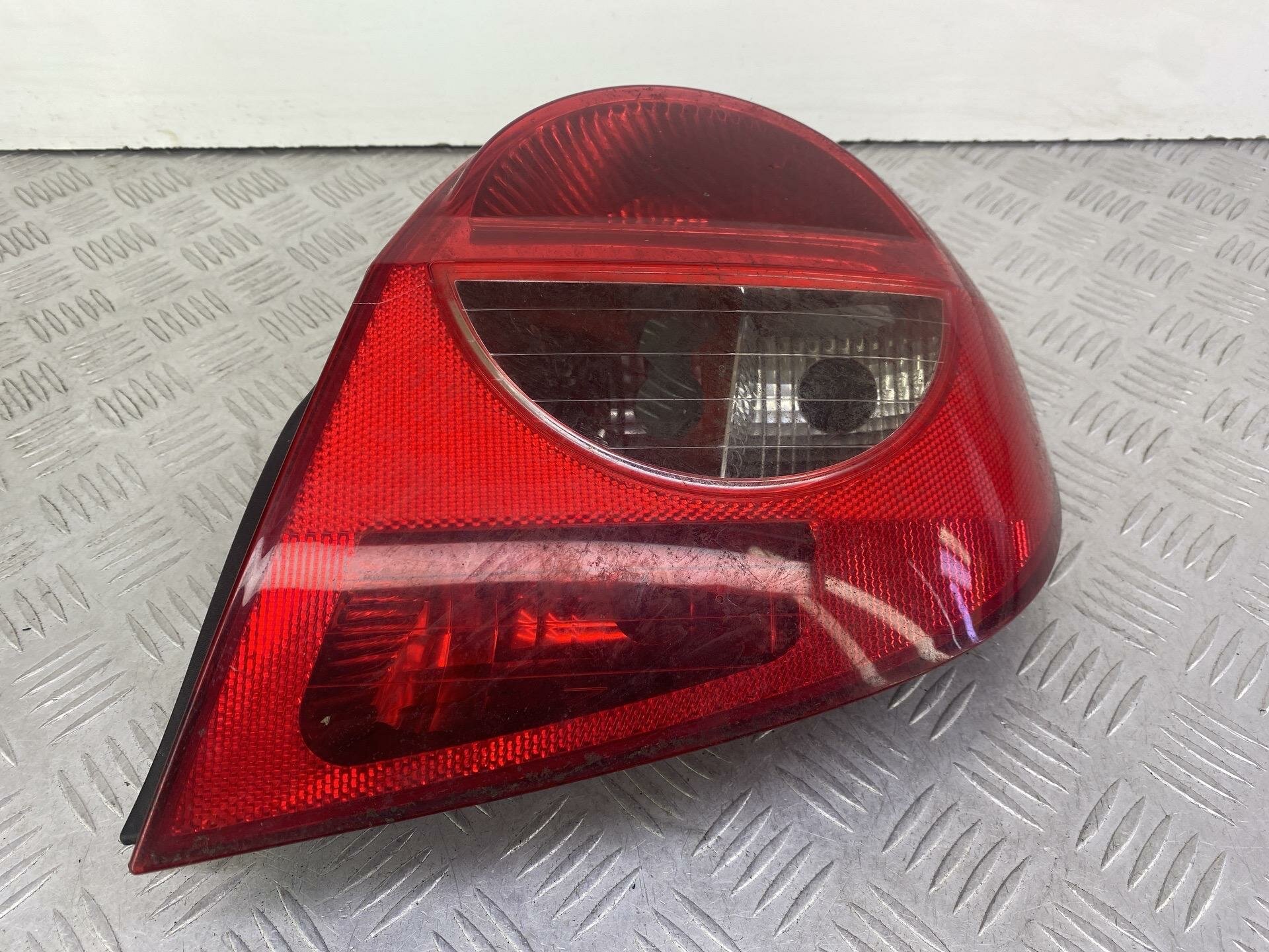 Фонарь задний правый Renault Clio 3 2005