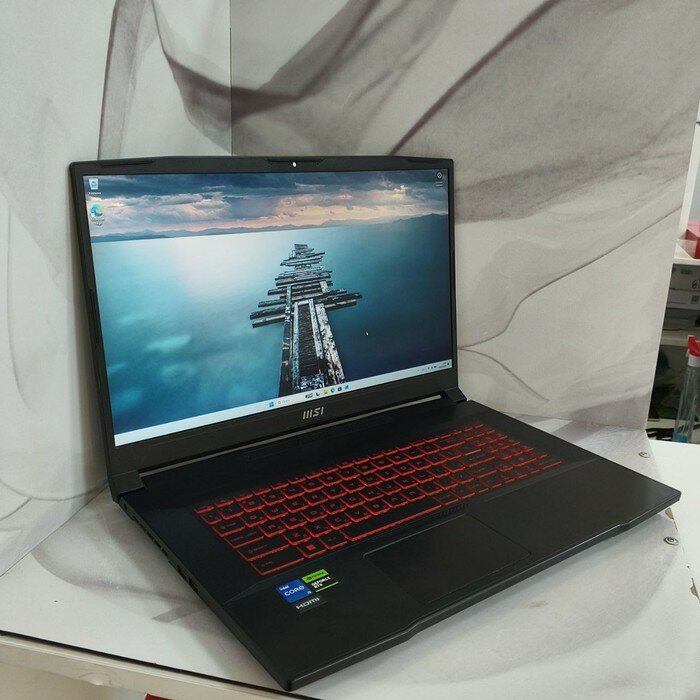 Ноутбук MSI Katana GF76 — фото 1