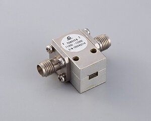 7 GHz to 20 GHz, 0.4 dB Insertion Loss, 20 dB Isolation, SMA/N Coaxial Series Isolator-TG801F8