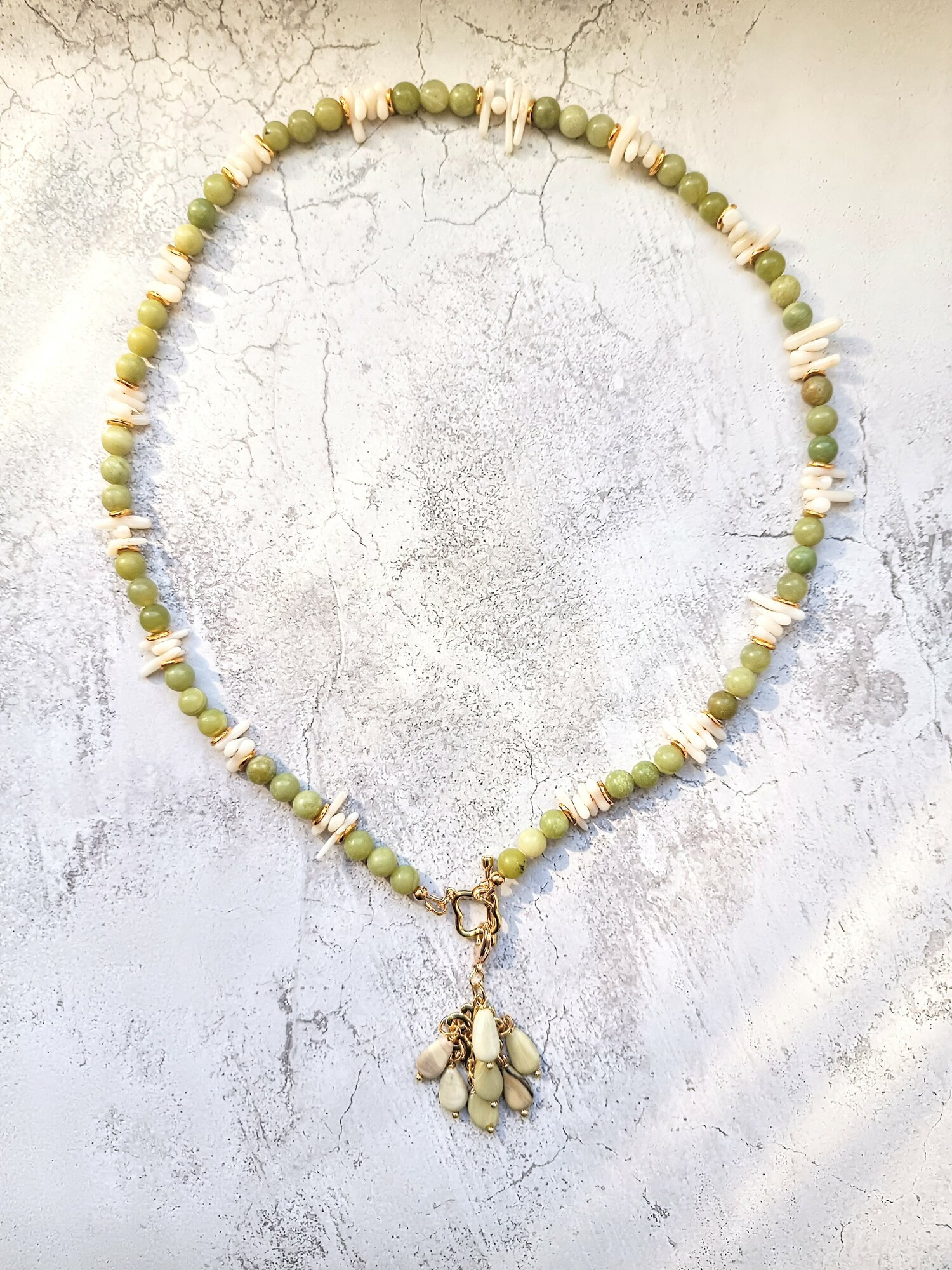 Колье, нефрит, коралл