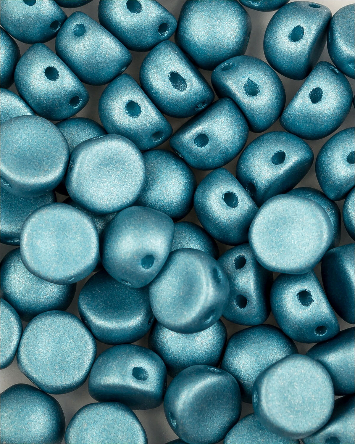 Бусины Чехия в форме кабошона Cabochon bead, 6 мм, цвет Alabaster Metallic Blue Turquoise, 30 шт.