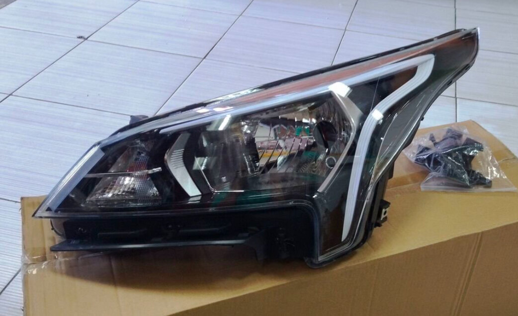 Фара Kia Rio 4 20- левая (аналог)