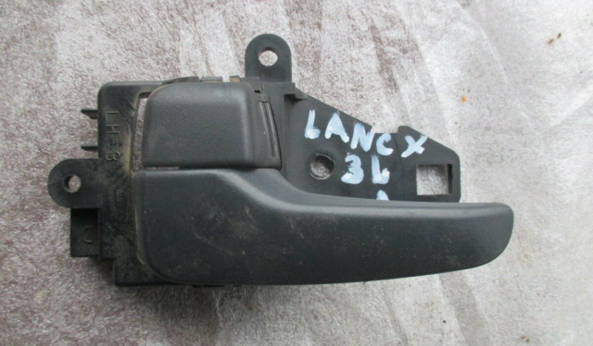 Ручка двери задней левой внутренняя Lancer (CX,CY) Mitsubishi MN105359