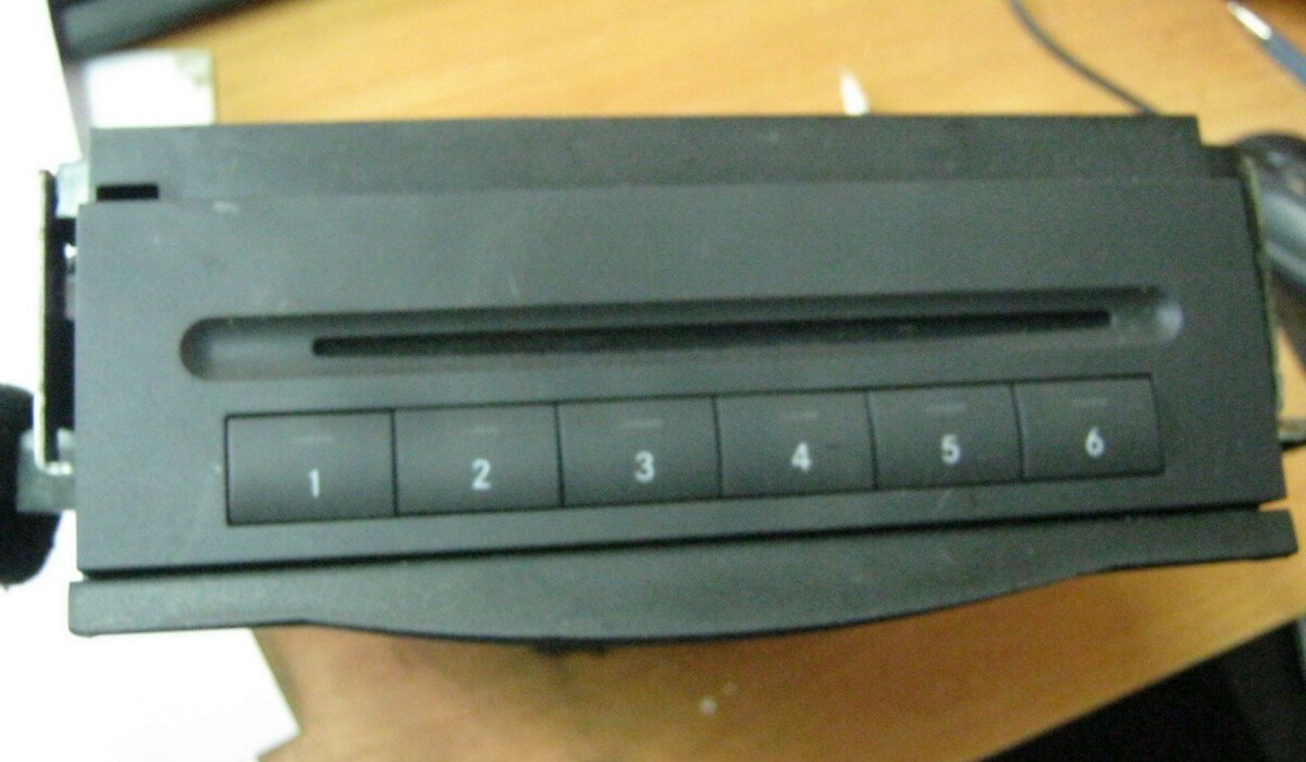 Чейнджер компакт дисков W164 M-klasse (ML) Mercedes-Benz A2118705390