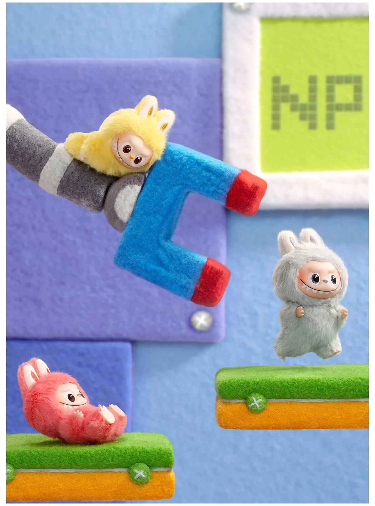 Открытая игрушка-брелок Pop Mart Лабубу Pin For Love буква X — фото 1