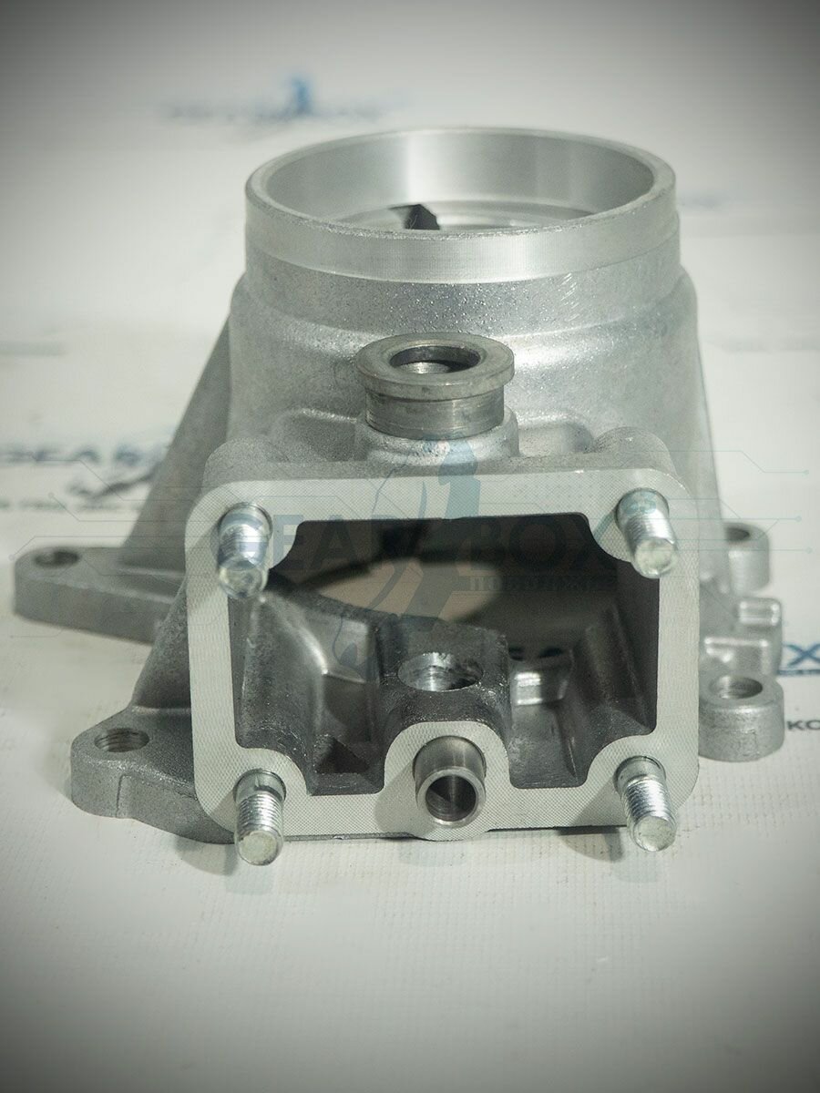 Передняя крышка раздатки 21213 для ВАЗ Нива (Голая) под двухрядный подшипник