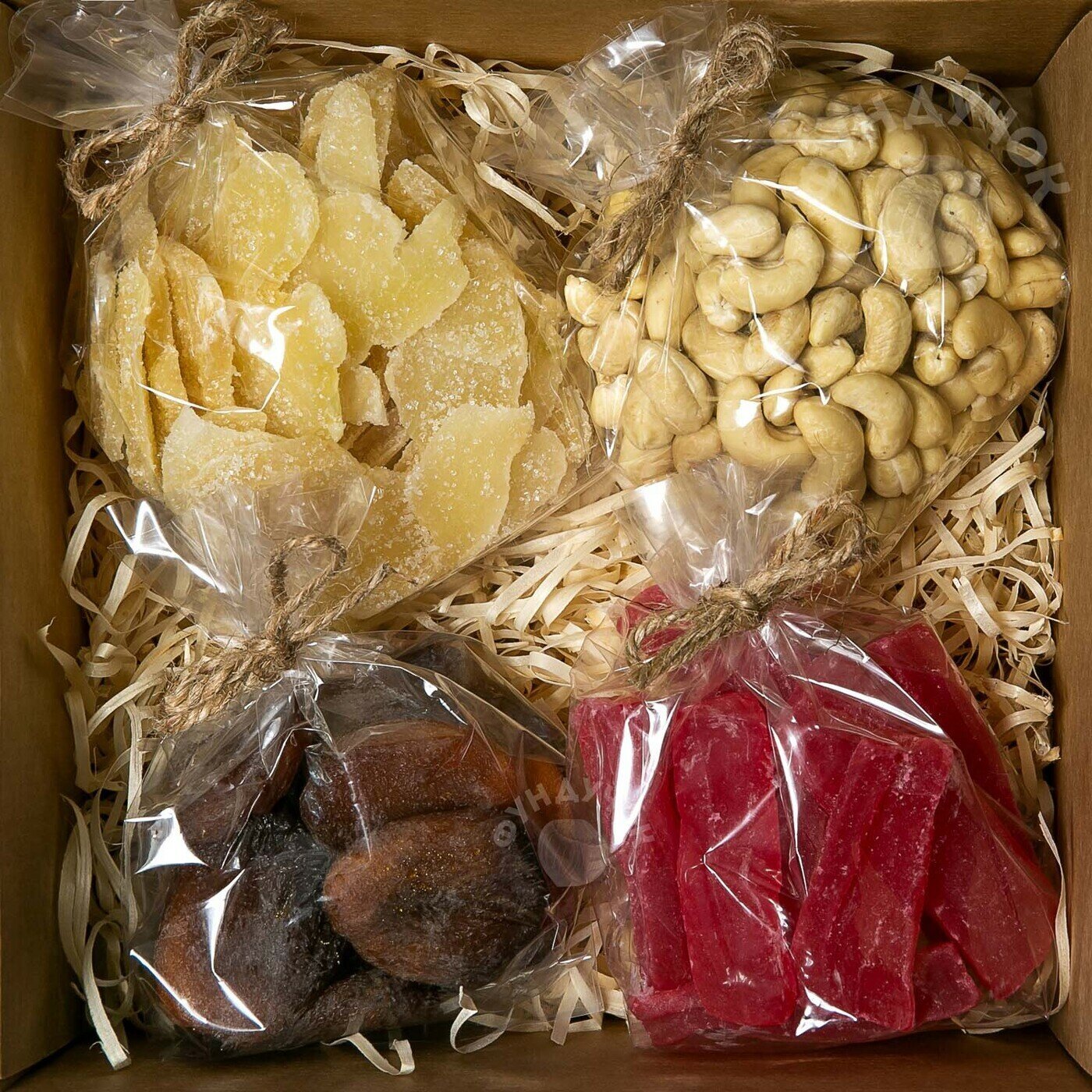 Подарочный набор орехов и сухофруктов фундучок № 40 (400 г.)